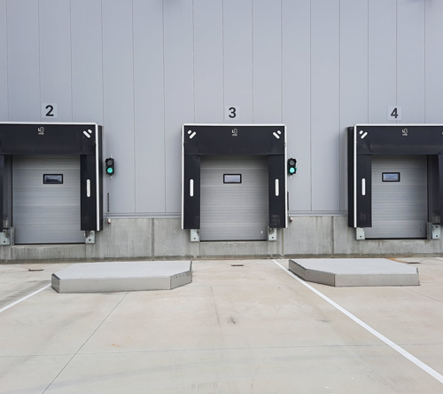 Stepped dock | Docking with doors closed | Loading Systems